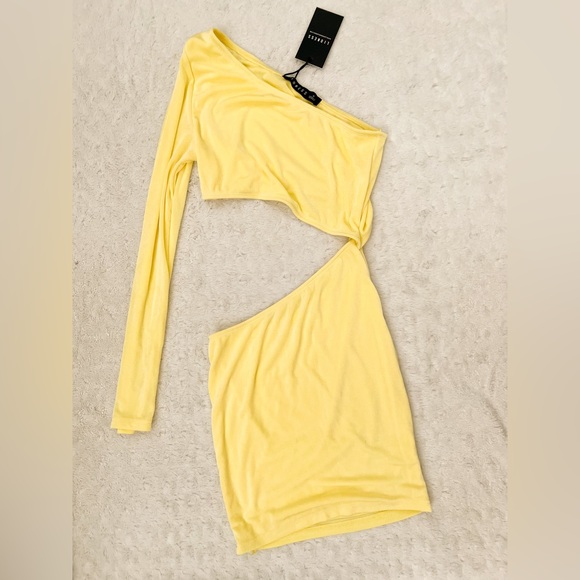 Lioness | Dresses | Nwt Lioness The Bodyguard Mini Cut Out Yellow Dress ...